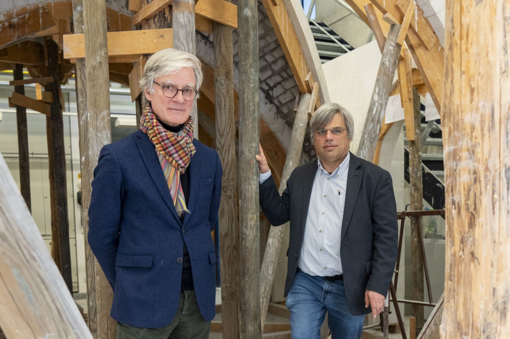 Chefarchitekt vom Notre-Dame-Wiederaufbau besucht Nachbau der BTU ...